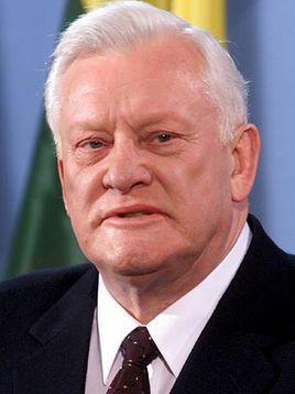 阿尔吉尔达斯·布拉藻斯卡斯 - 快懂百科