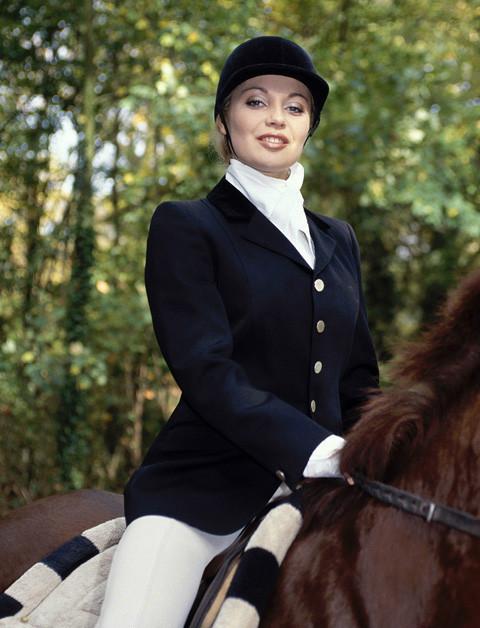 Laure Sainclair - 快懂百科